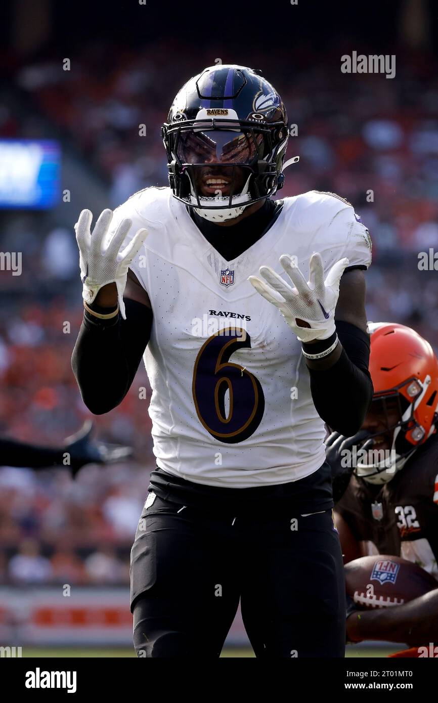 Baltimore Ravens inside linebacker Patrick Queen (6) reacts after being ...