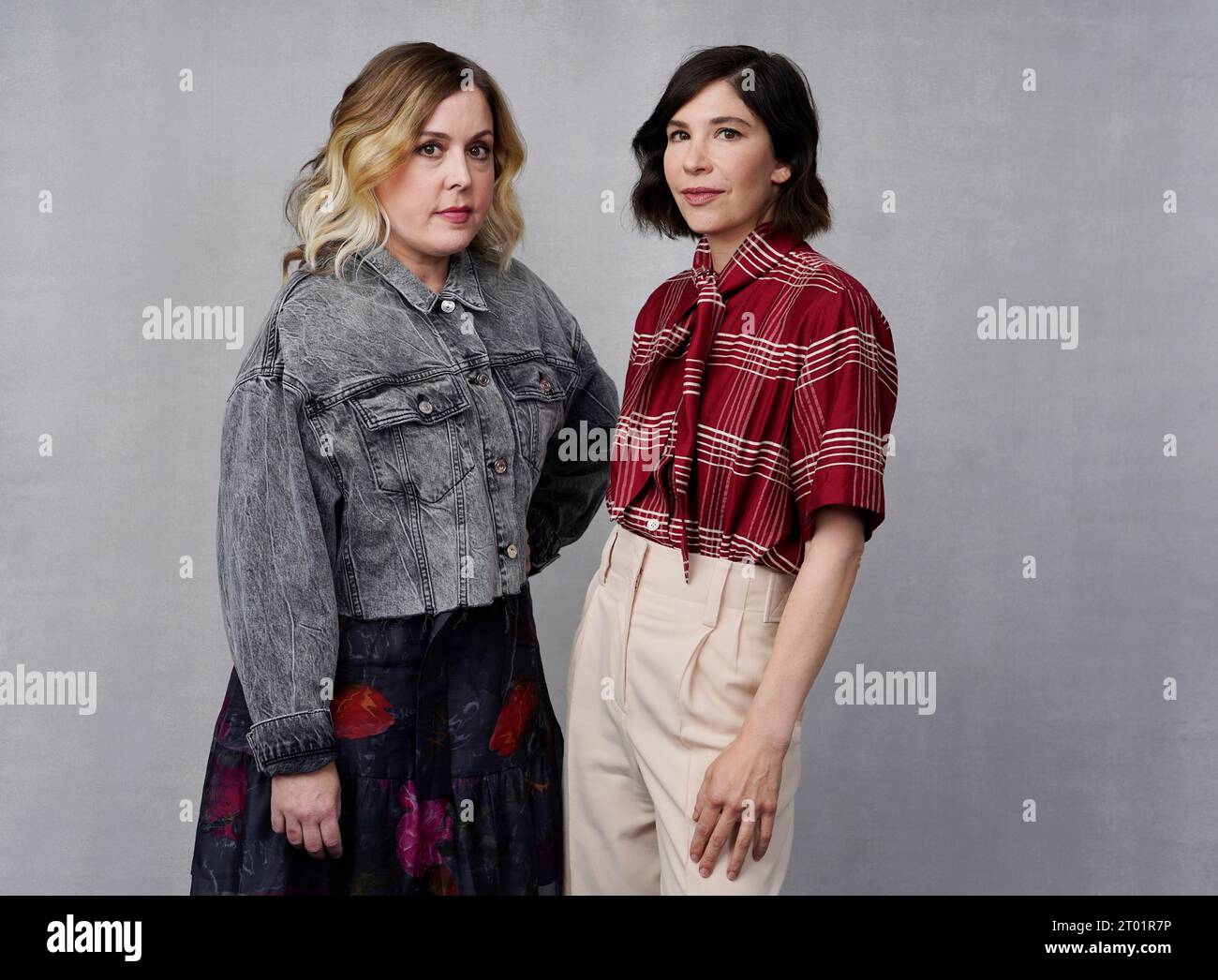 Corin Tucker, left, and Carrie Brownstein of the band Sleater-Kinney ...