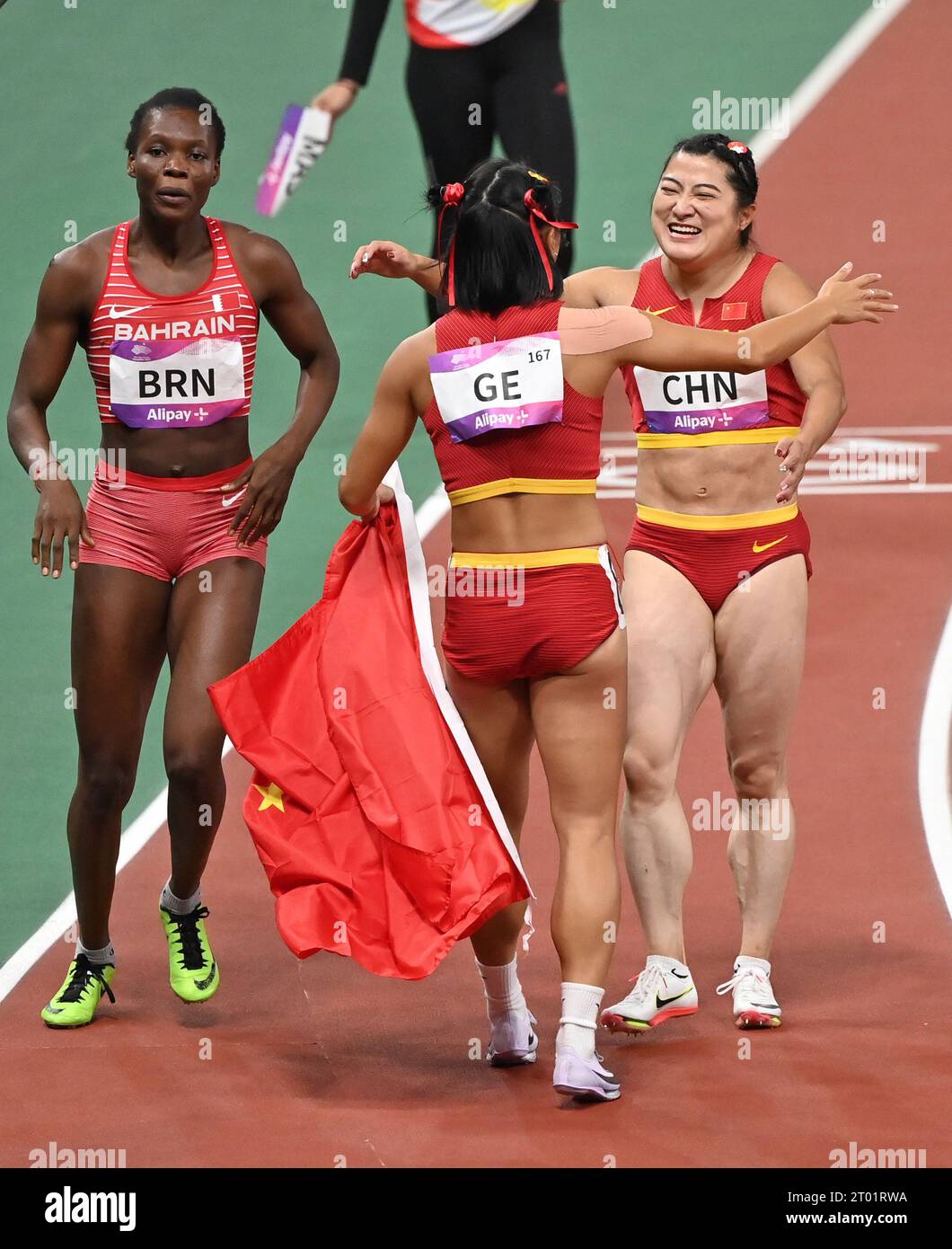 Hangzhou, China's Zhejiang Province. 3rd Oct, 2023. Ge Manqi(C) and ...