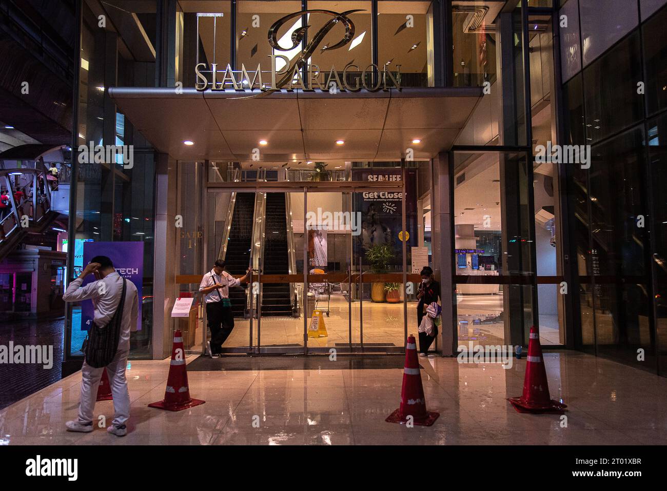 Bangkok, Thailand. 03rd Oct, 2023. People seen stand outside Siam ...
