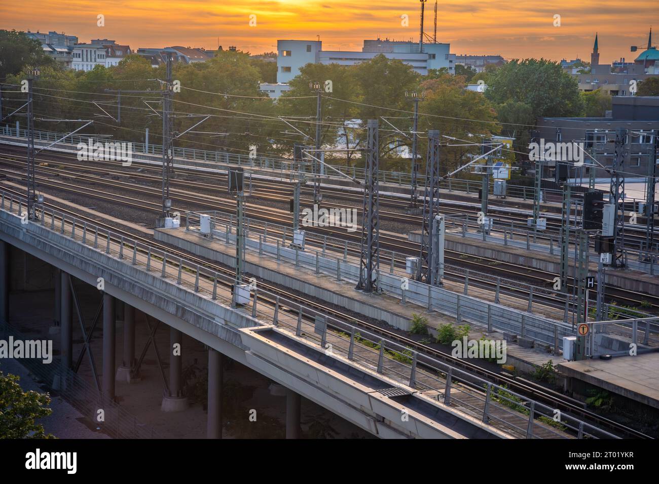 Night train in german station hi-res stock photography and images - Alamy