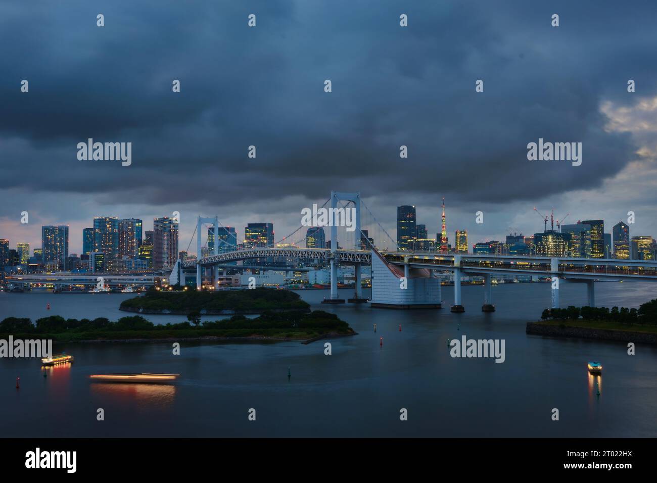 Rainbow Bridge in Odaiba, Tokyo, Japan Stock Photo - Alamy
