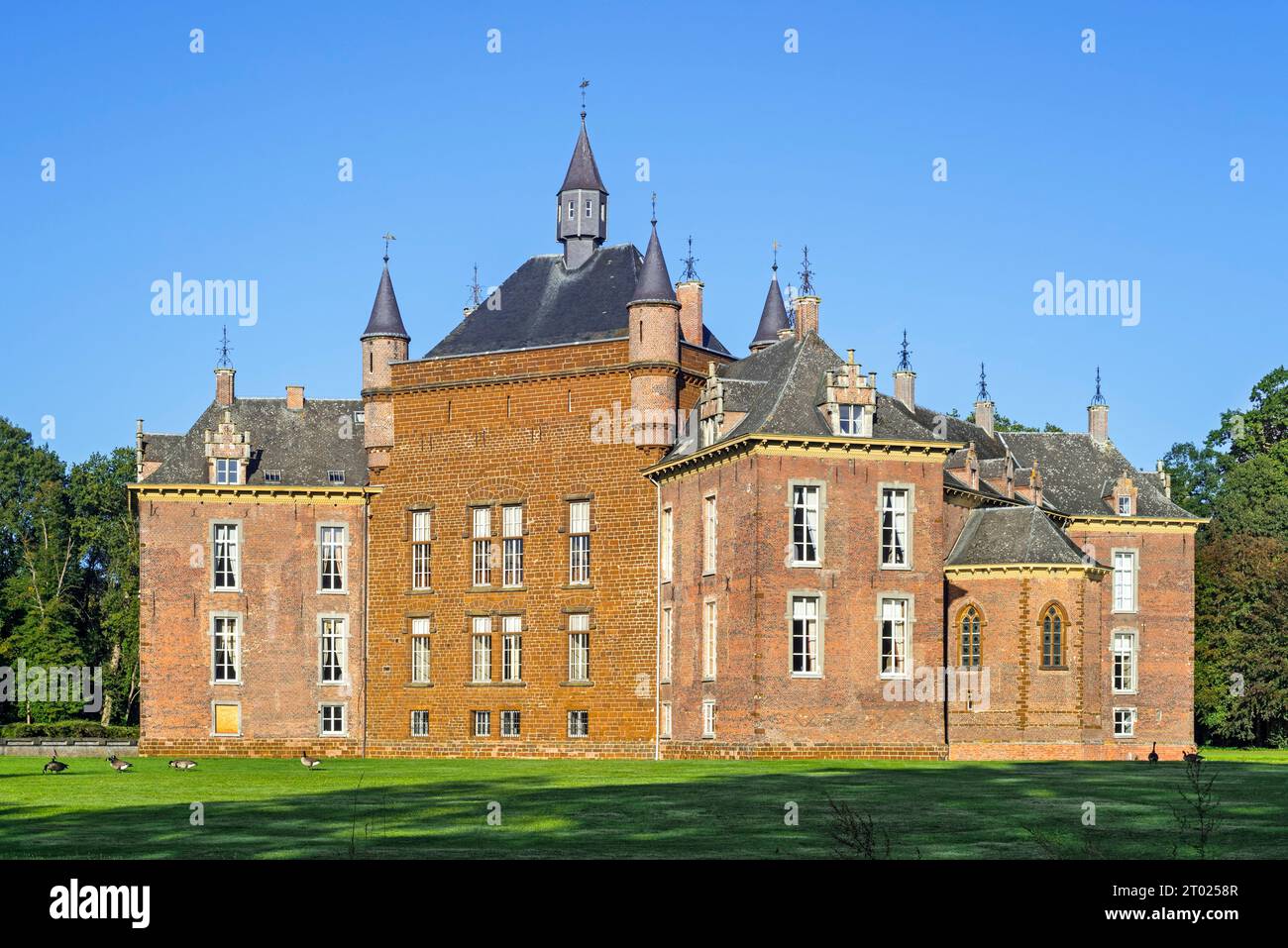 16th century castle hi-res stock photography and images - Alamy