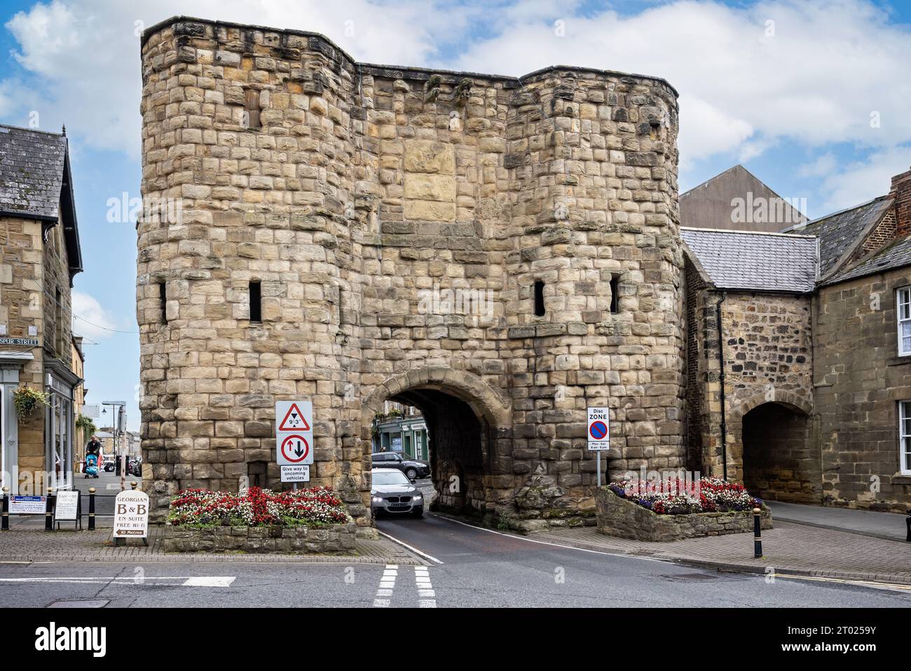 Bondgate Tower or Gatehouse in Alnwick, Northumberland, UK on 24 ...