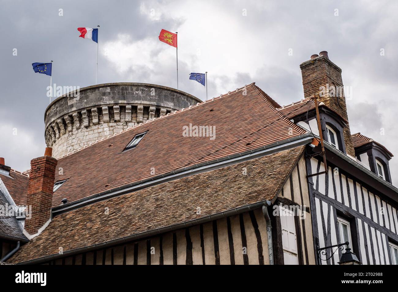 The city of Vernon - Archuve tower with the norman flag | La ville de ...