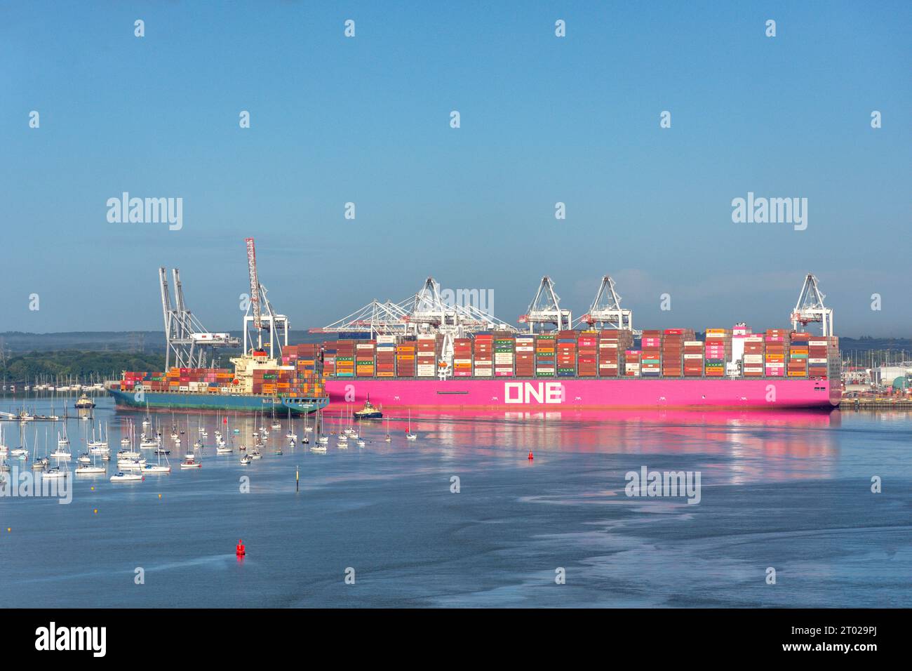Shipping container terminal hi-res stock photography and images - Alamy