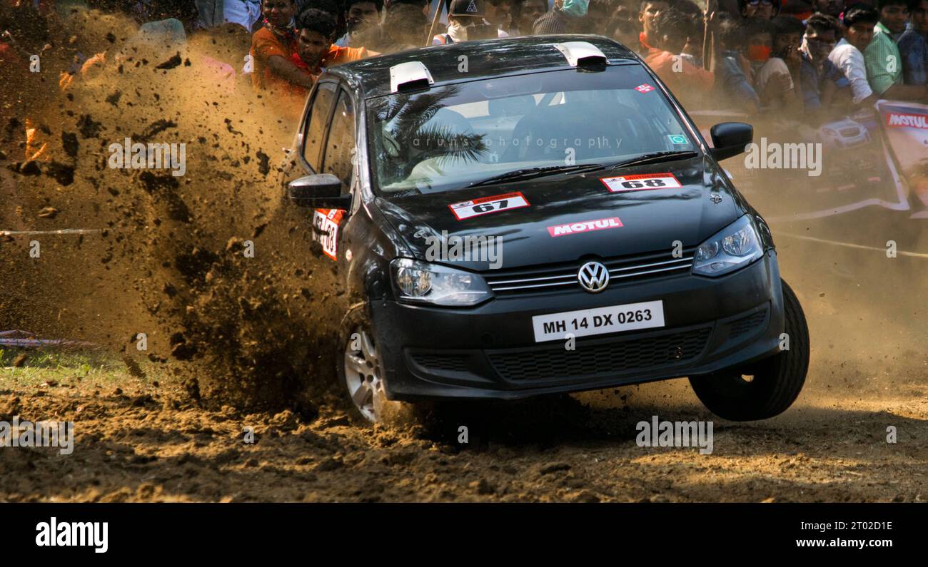 Car dirt race in kakkoor kerala, dirt,drifting Stock Photo - Alamy