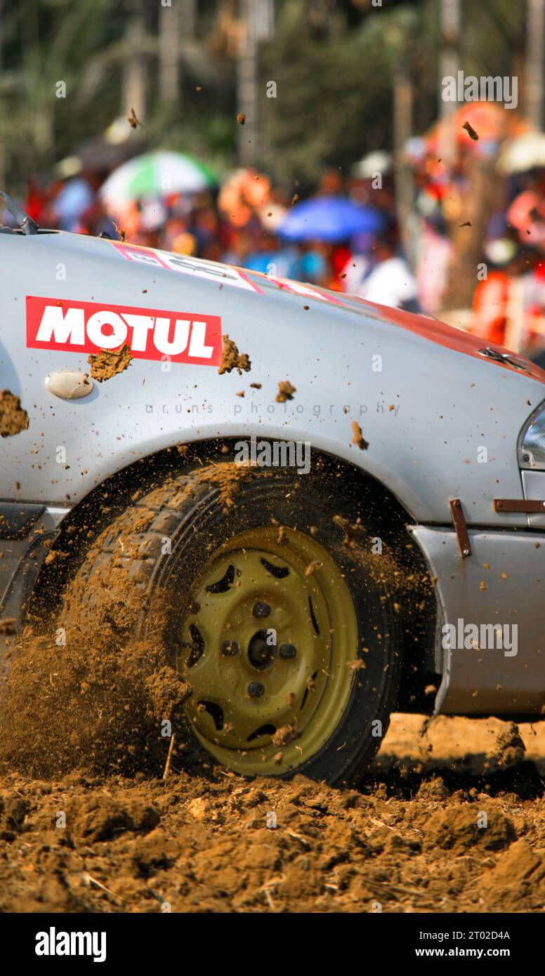 Car dirt race in kakkoor kerala, dirt,drifting Stock Photo - Alamy