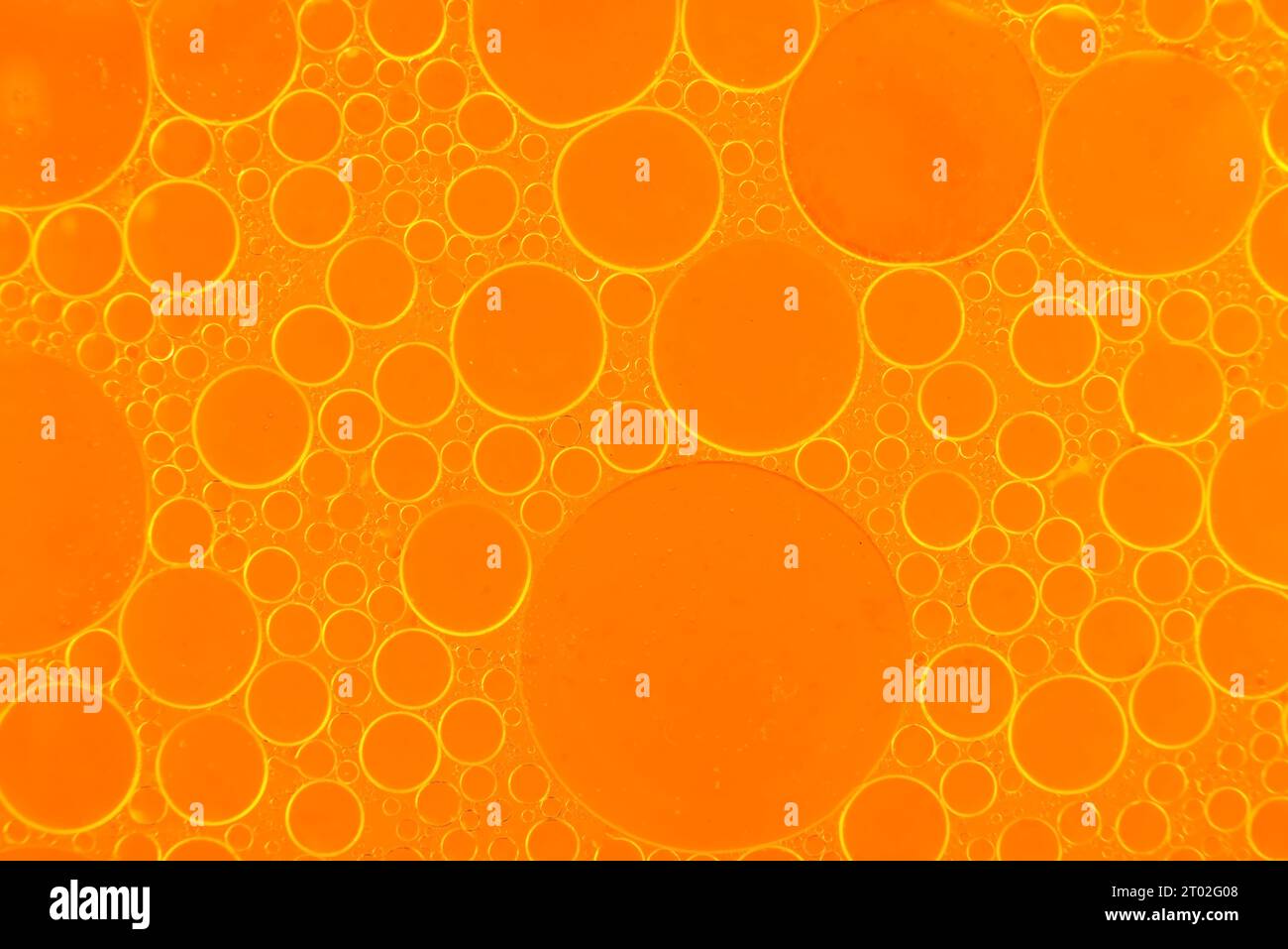 Vegetable oil texture. Oil bubbles in water Stock Photo - Alamy