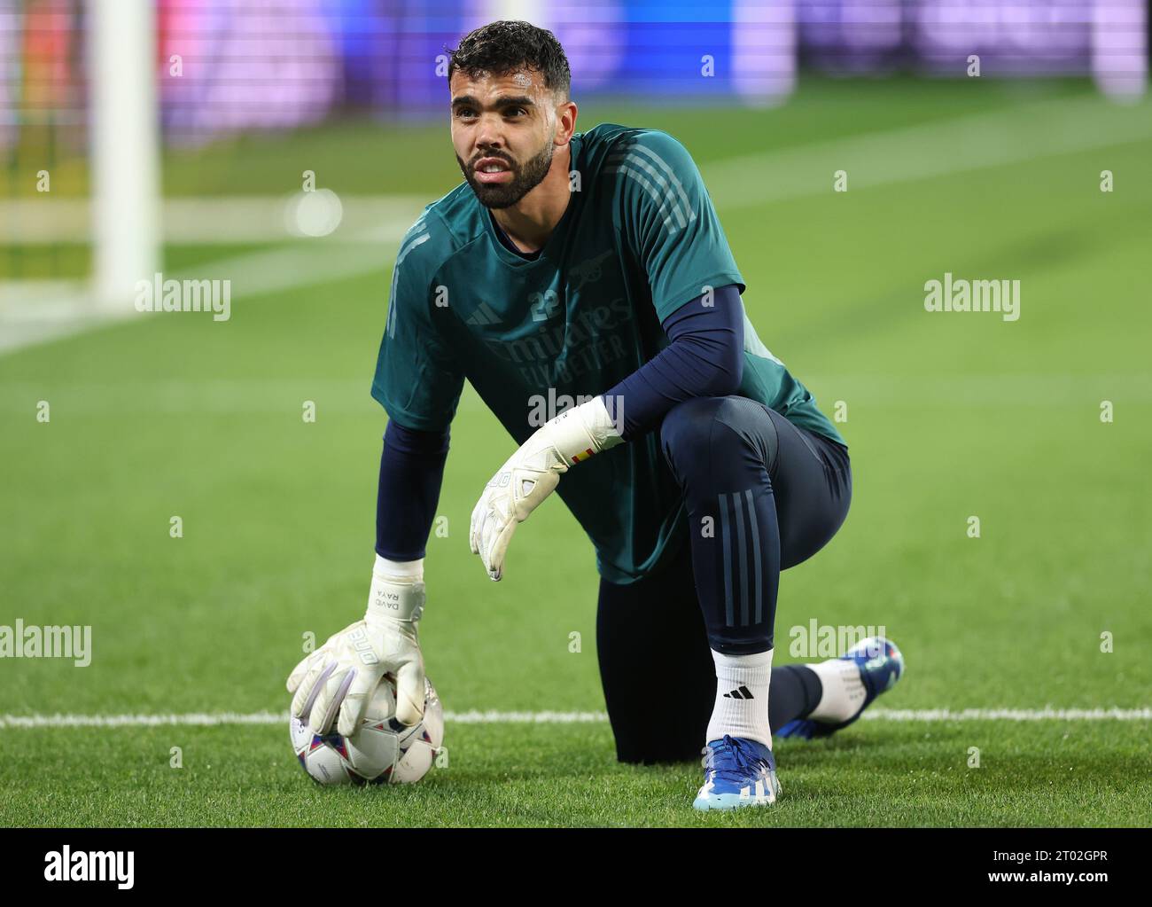 Lens, France. 3rd Oct, 2023. David Raya of Arsenal warms up before the ...