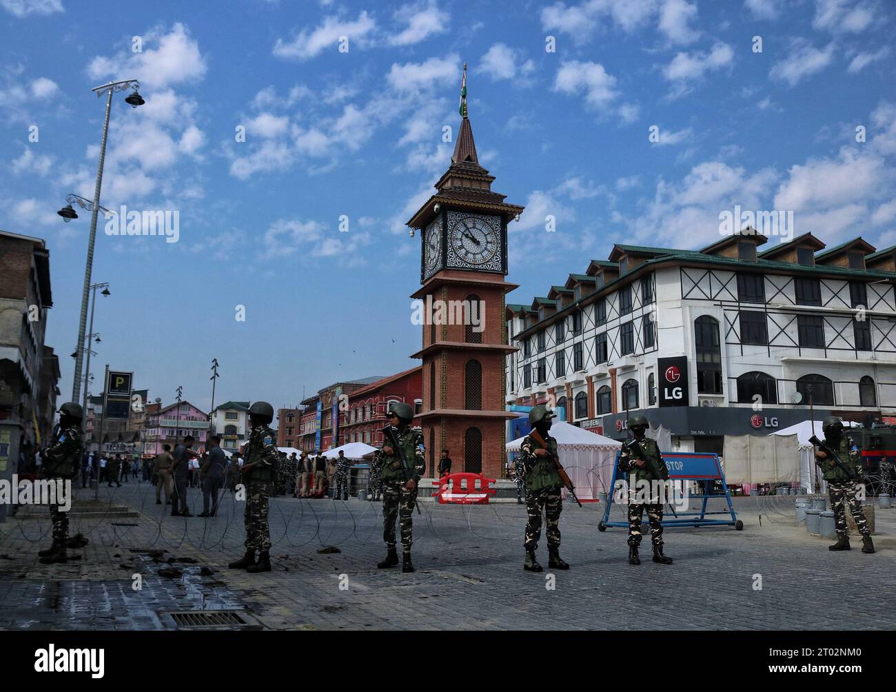 Indian women paramilitary soldiers hi-res stock photography and images ...