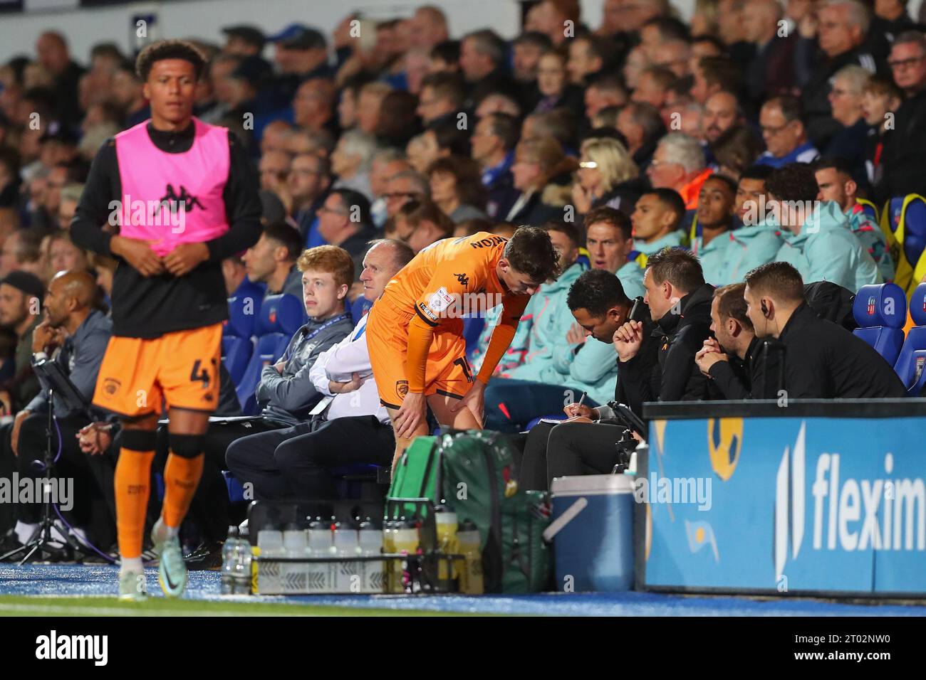 Tyler Morton #15 of Hull City talks with Liam Rosenior manager of Hull ...