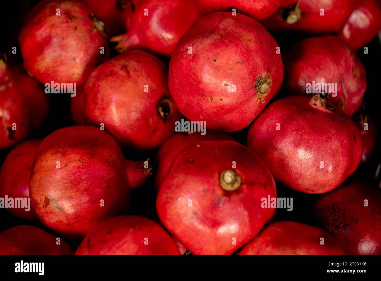 Pomegranate fruit background, pattern. Fresh raw organic garnet fruit ...