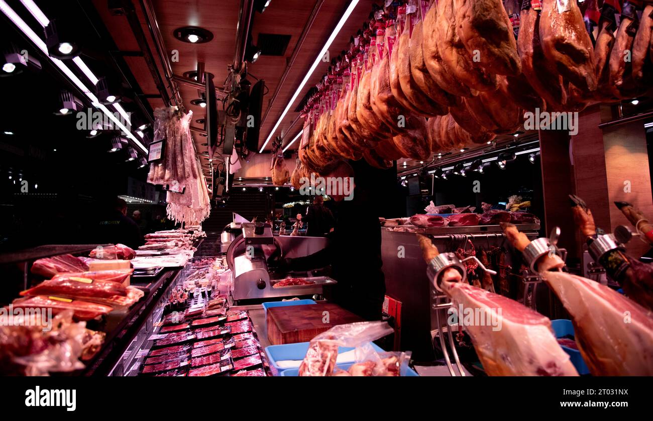 Variation of fresh meat slices at the food market of La Boqueria ...