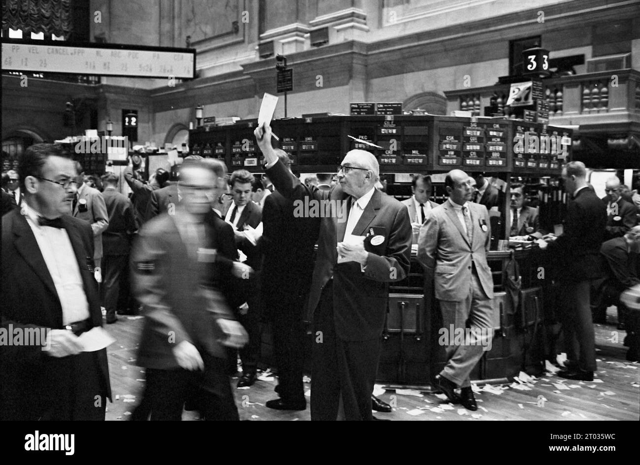 Old american stock exchange floor hi-res stock photography and images ...