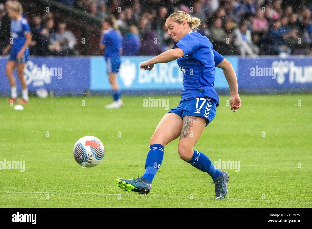 LIVERPOOL, ENGLAND - OCTOBER 01: Lucy Hope of Everton runs with the ...