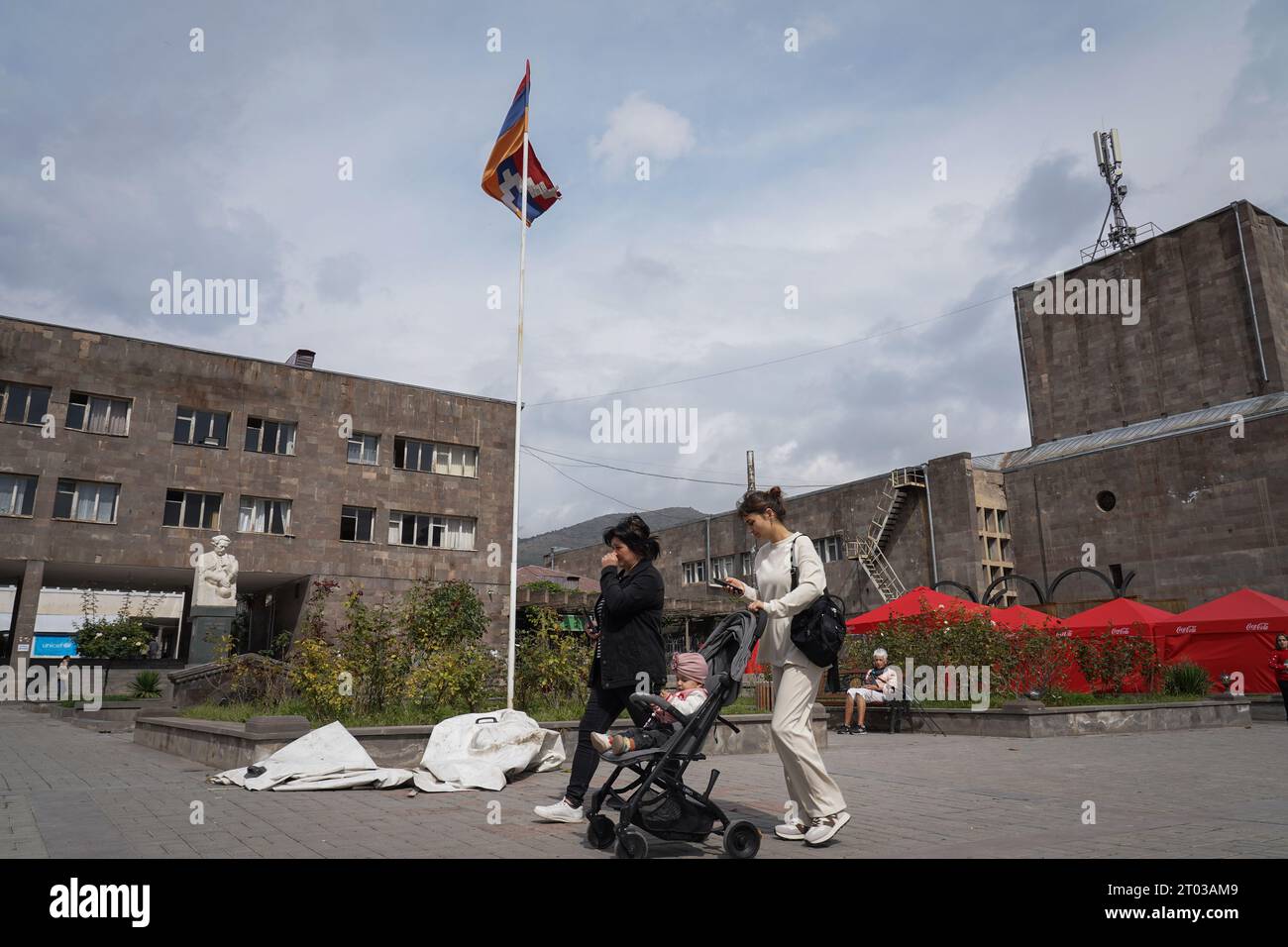 Family goris hi-res stock photography and images - Alamy