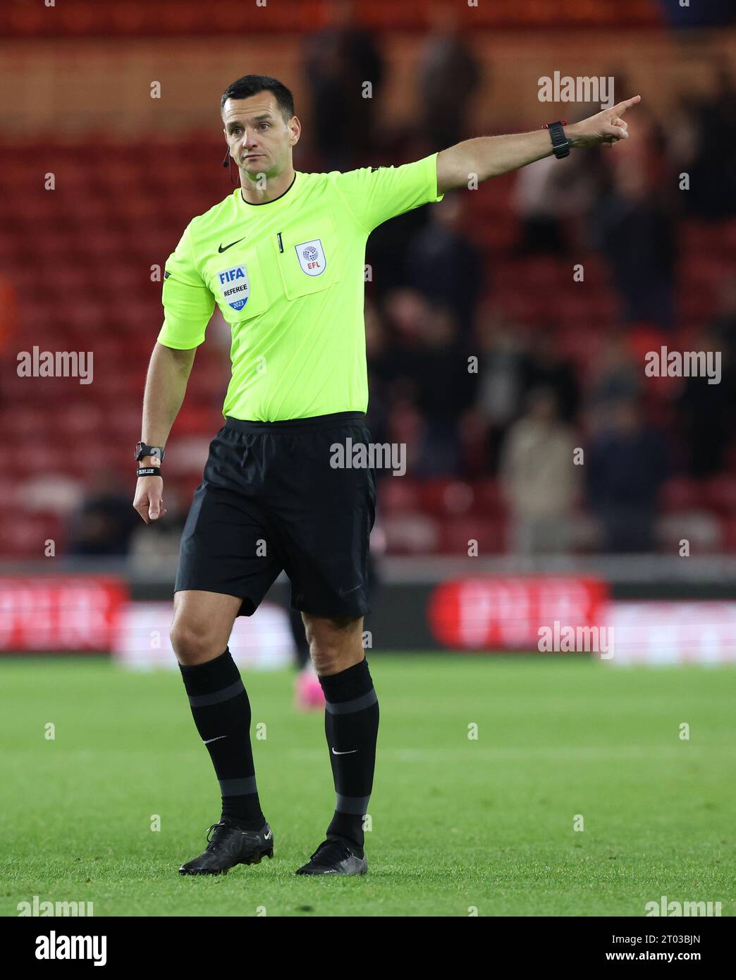 Referee Andrew Madley during the Sky Bet Championship match ...