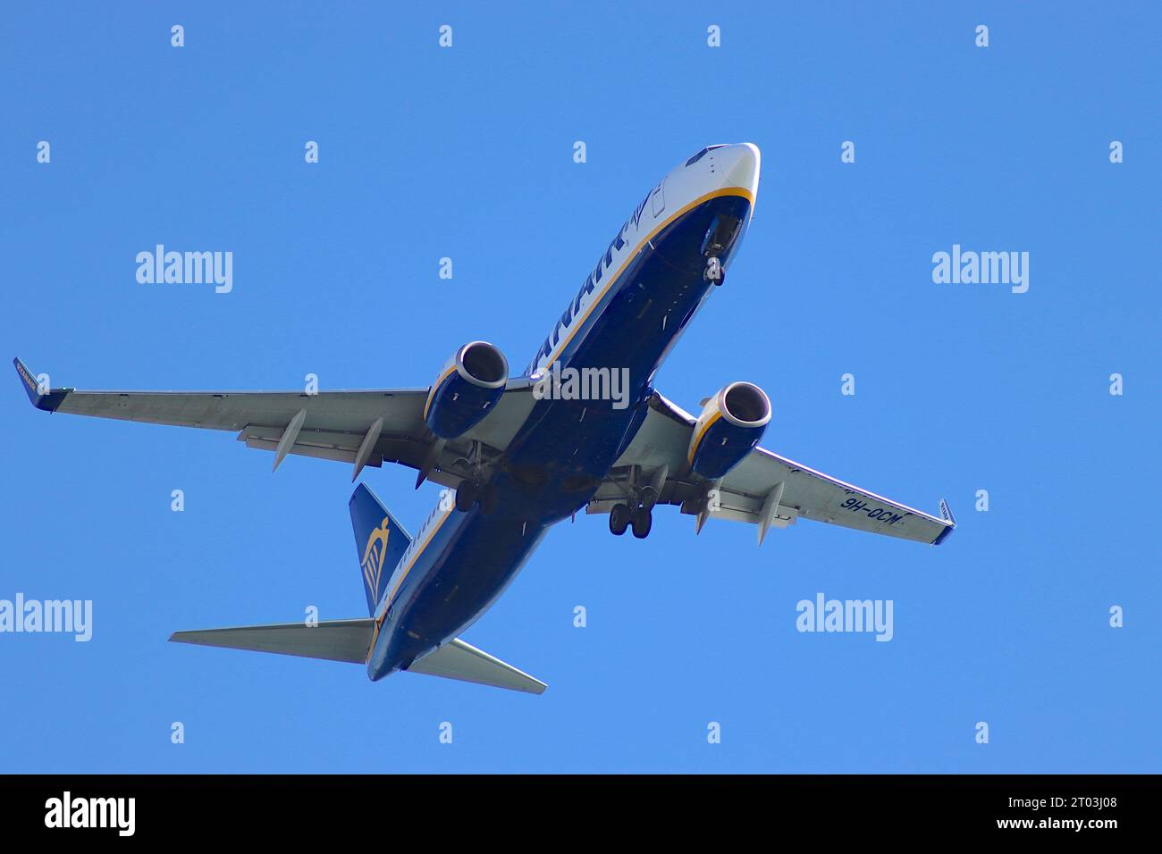 Ryanair Boeing 737-8AS registration 9H-QCM on final approach to land at ...