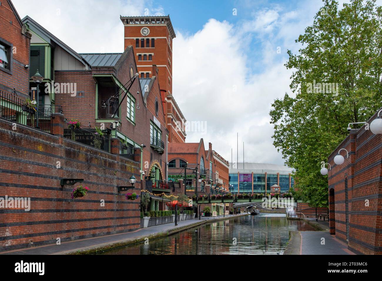 Canalside Buildings, Old Line Canal, Birmingham, Warwickshire, England ...