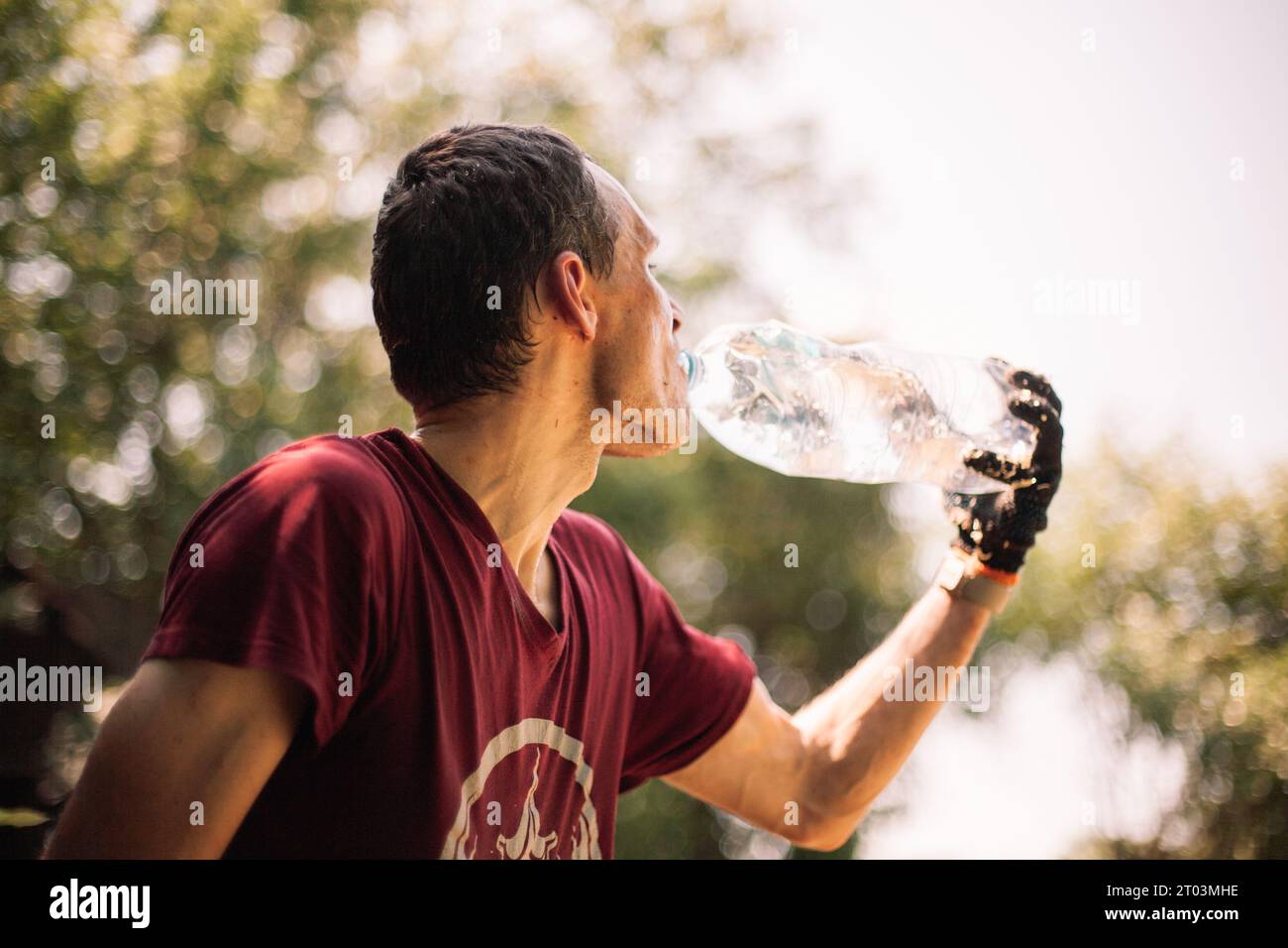 Heat exhaustion and worker hi-res stock photography and images - Alamy