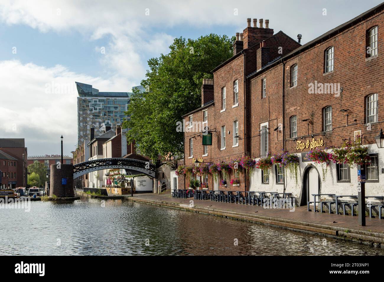 Canalside Buildings, Old Line Canal, Birmingham, Warwickshire, England ...