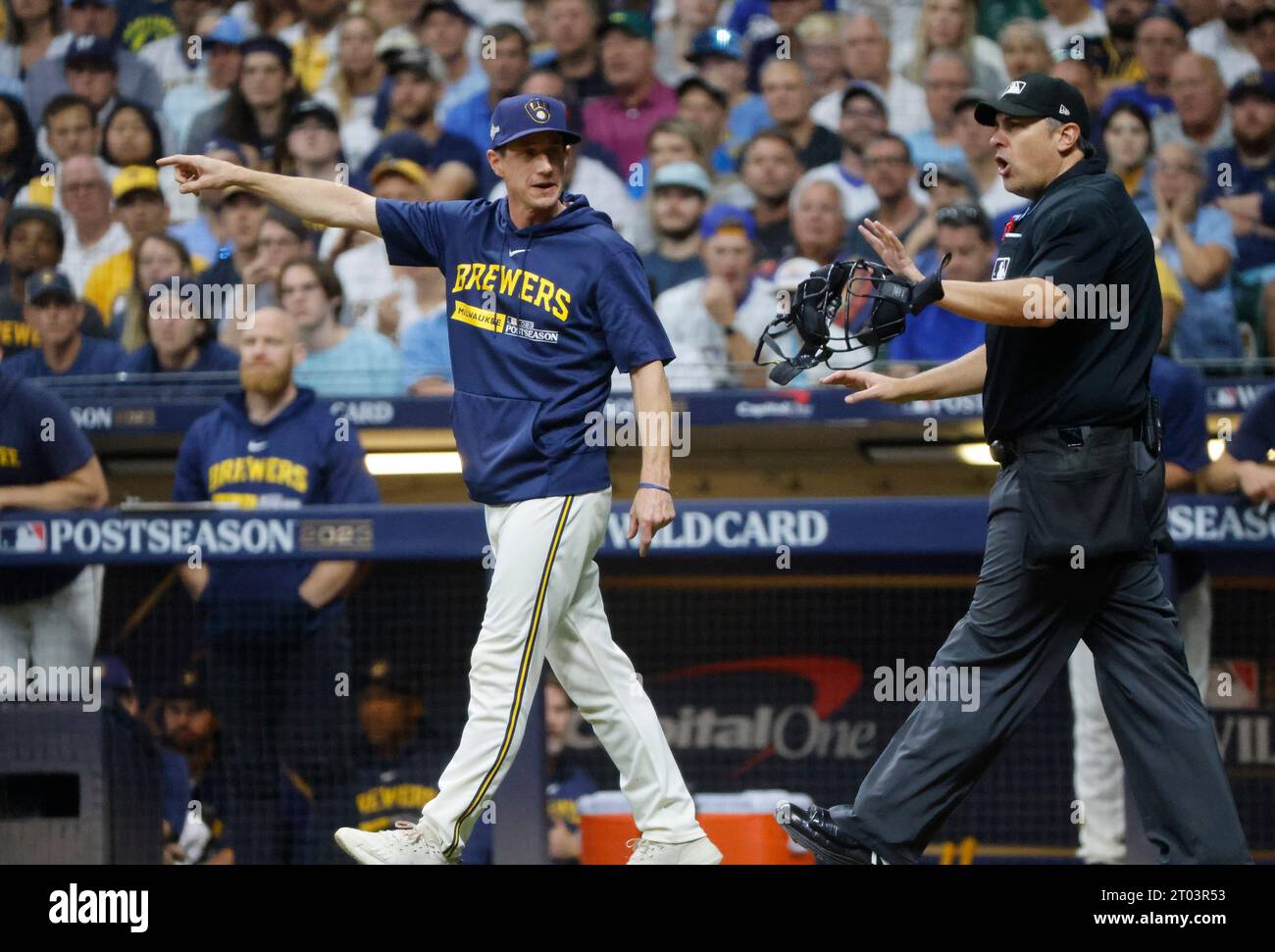 American league umpire hi-res stock photography and images - Alamy