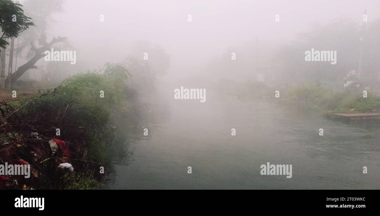 Water and fog hi-res stock photography and images - Alamy