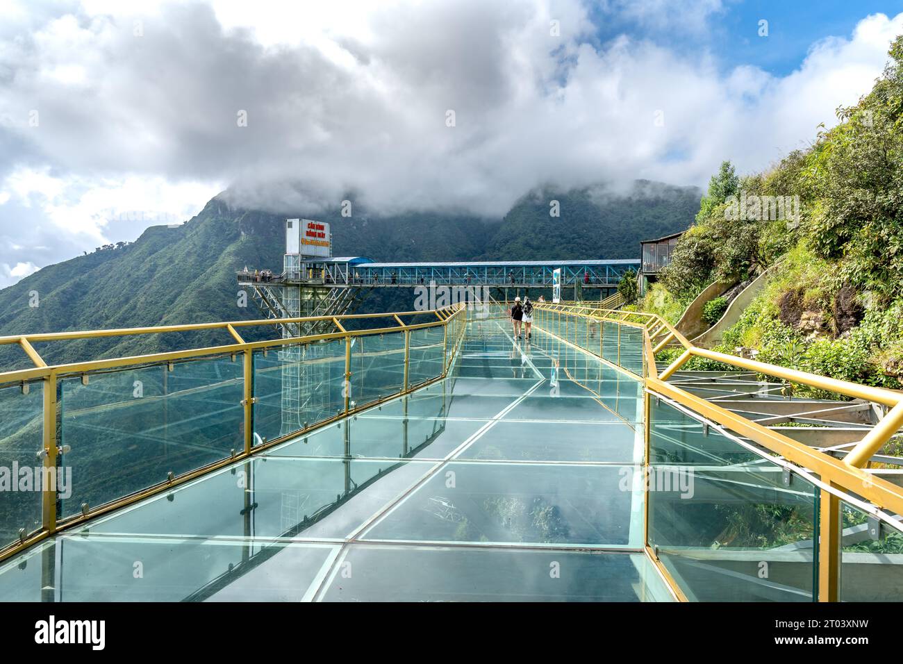 Sapa glass bridge tourist area, Son Binh, Sa Pa, Lao Cai, Vietnam ...