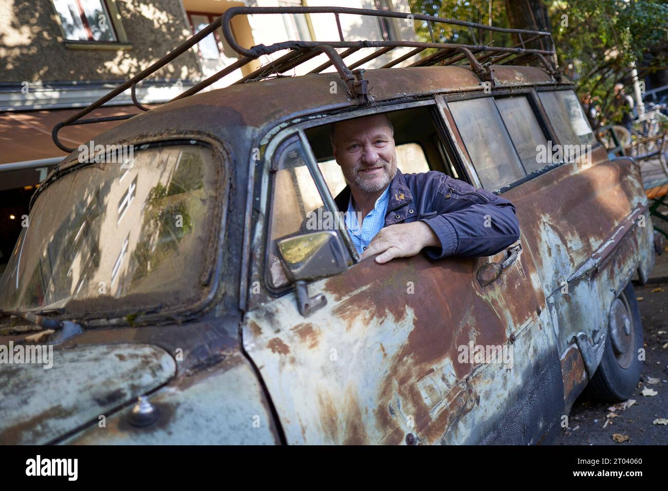 Berlin, Germany. 25th Sep, 2023. Retired professor Hanns-Lüdecke ...