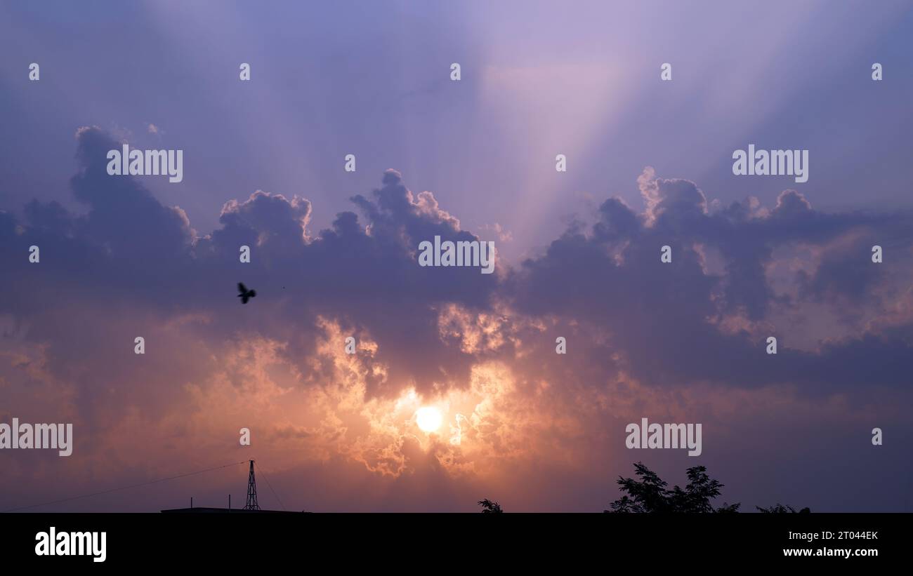 Beautiful golden sunrise cloudy clouds hi-res stock photography and ...