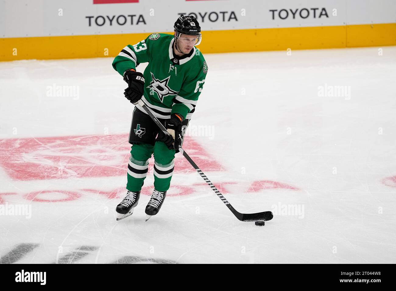 Dallas Stars right wing Evgenii Dadonov warms up before a preseason NHL ...
