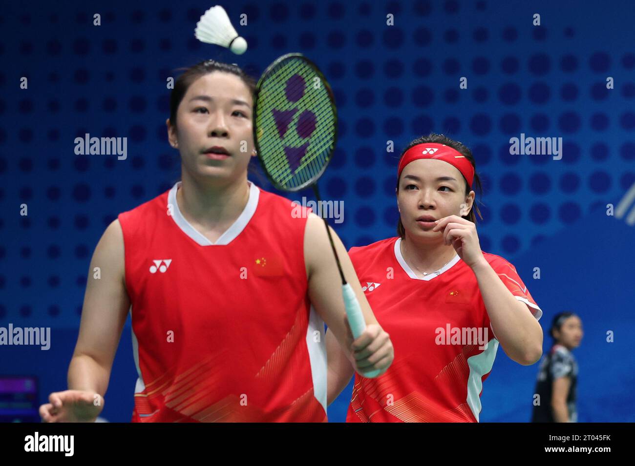 Hangzhou, China's Zhejiang Province. 4th Oct, 2023. Chen Qingchen (R)/Jia Yifan of China compete ...