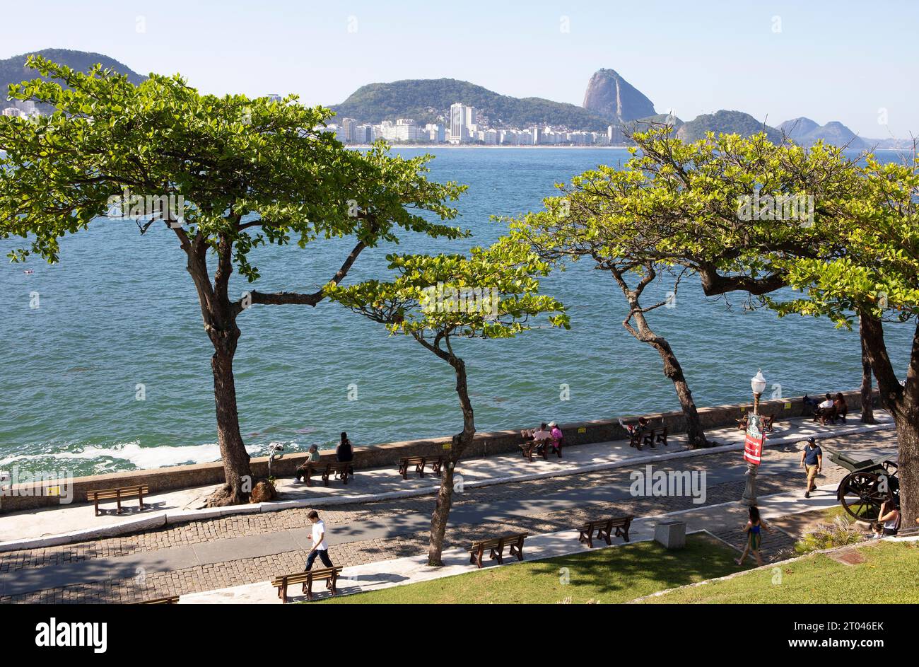 Promenade at the Forte de Copacabana, behind the Sugar Loaf Mountain ...