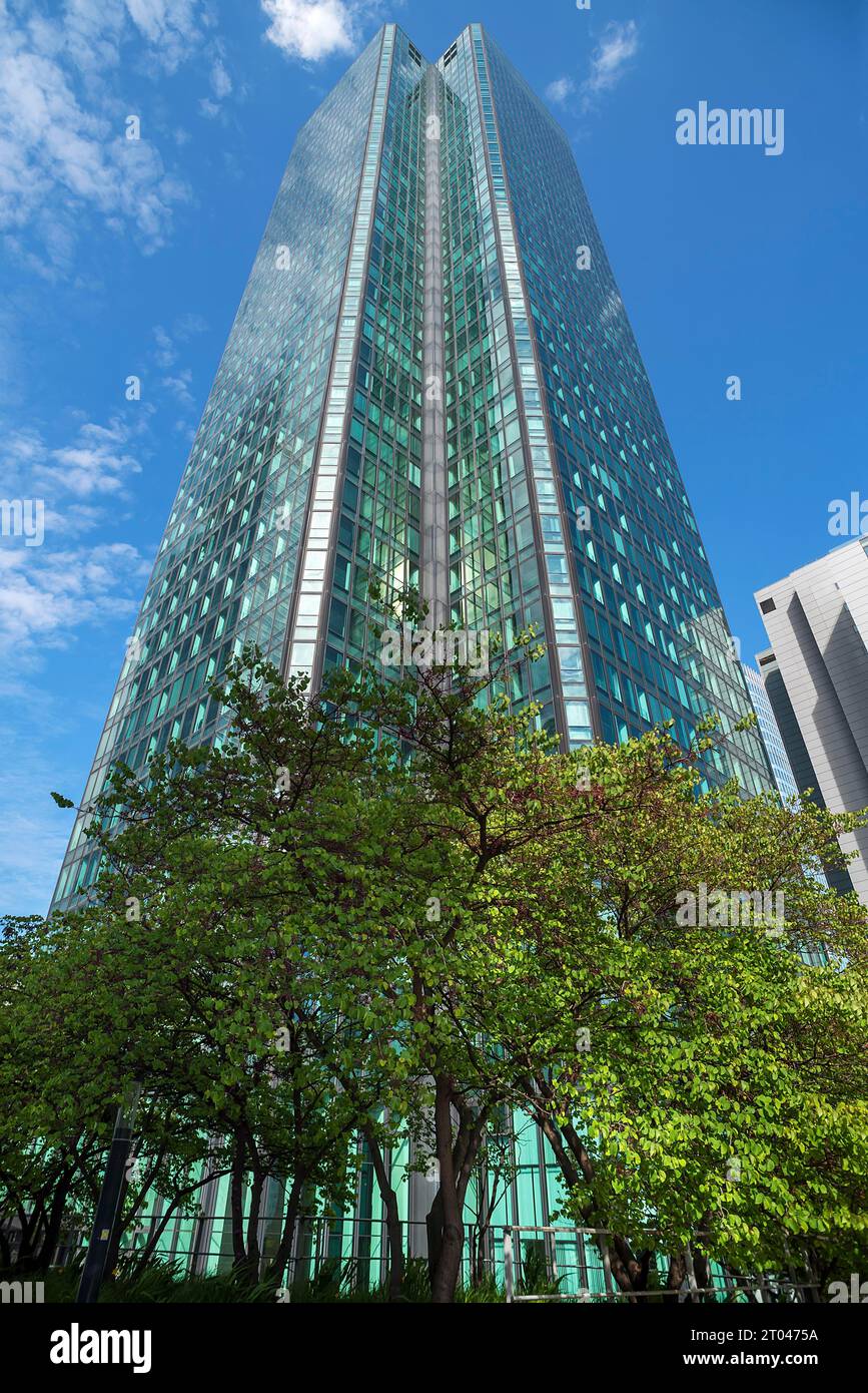 Office tower in La Defence, largest office building district in Europe ...