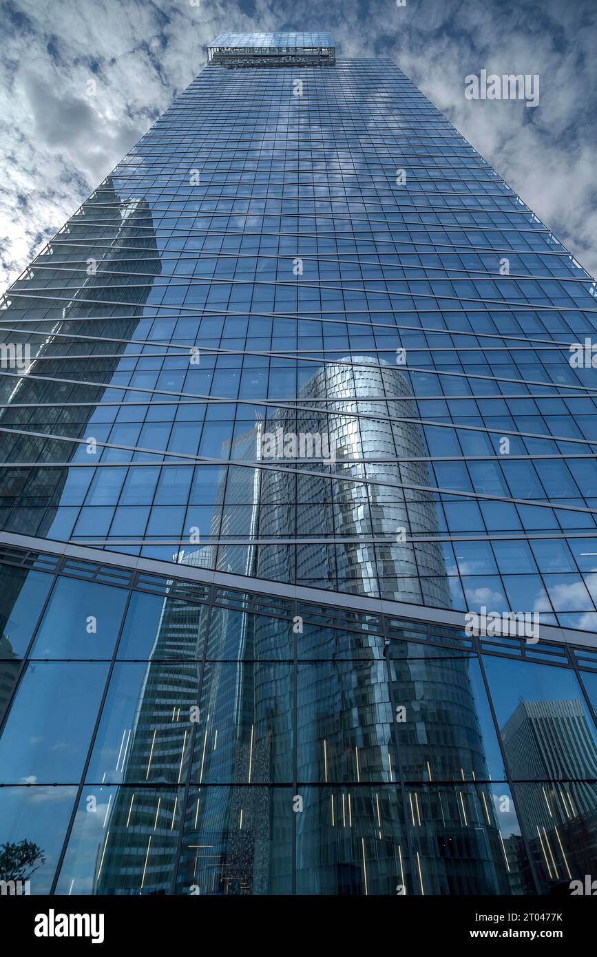 High rise building in paris hi-res stock photography and images - Alamy
