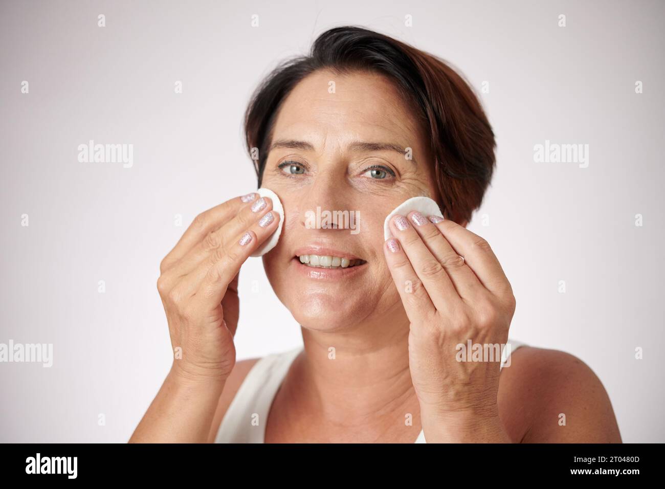 Applying toner hi-res stock photography and images - Alamy