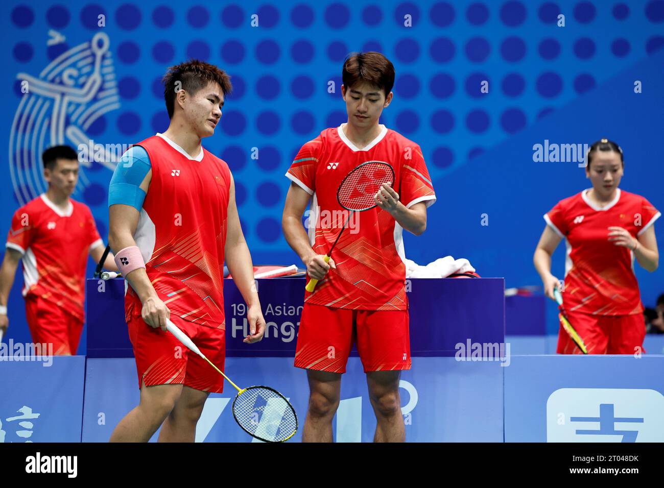 Hangzhou, China's Zhejiang Province. 4th Oct, 2023. Liang Weikeng (L ...