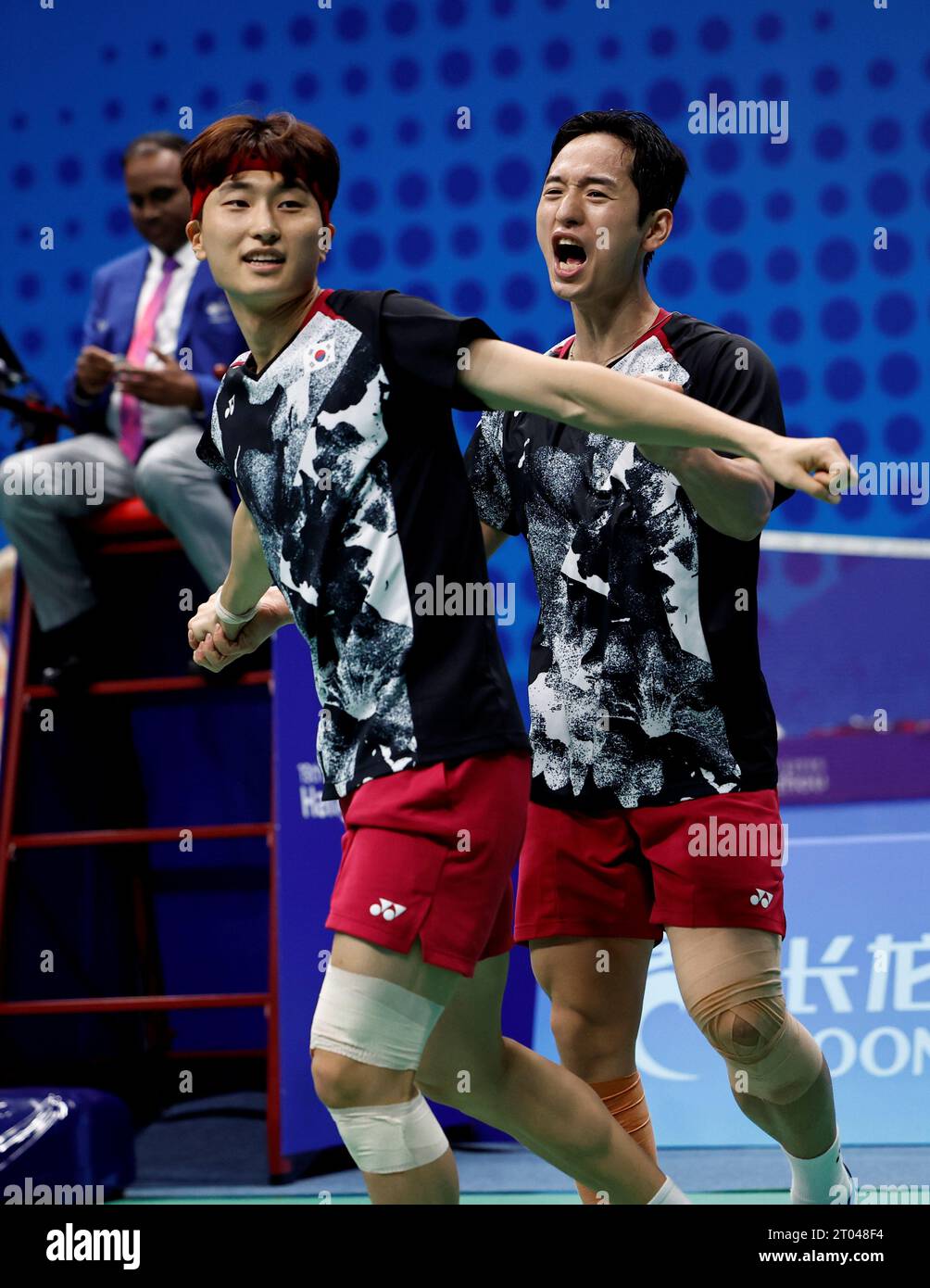 Hangzhou, China's Zhejiang Province. 4th Oct, 2023. Choi Solgyu (R)/Kim ...