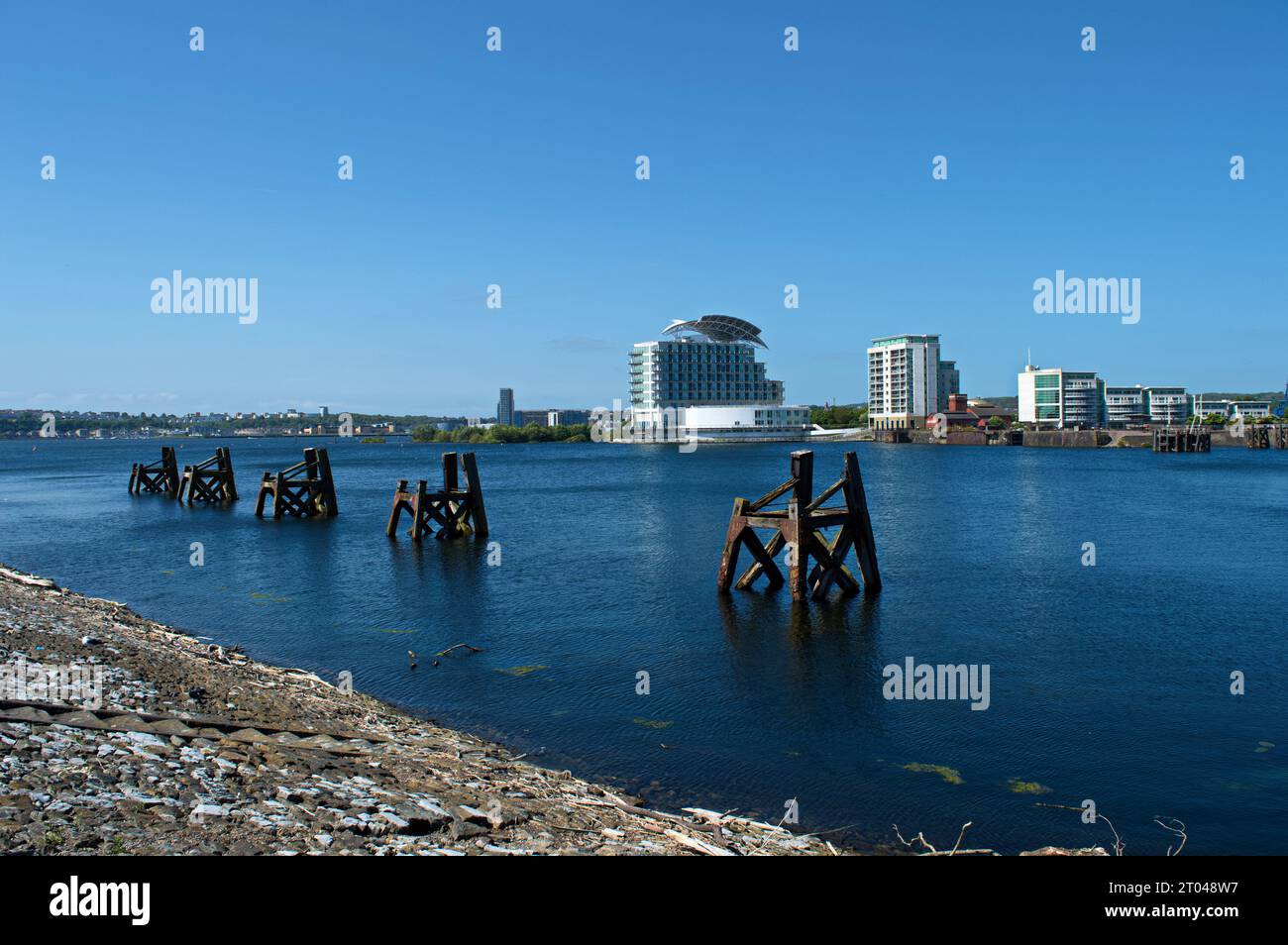 Mooring dolphins hi-res stock photography and images - Alamy