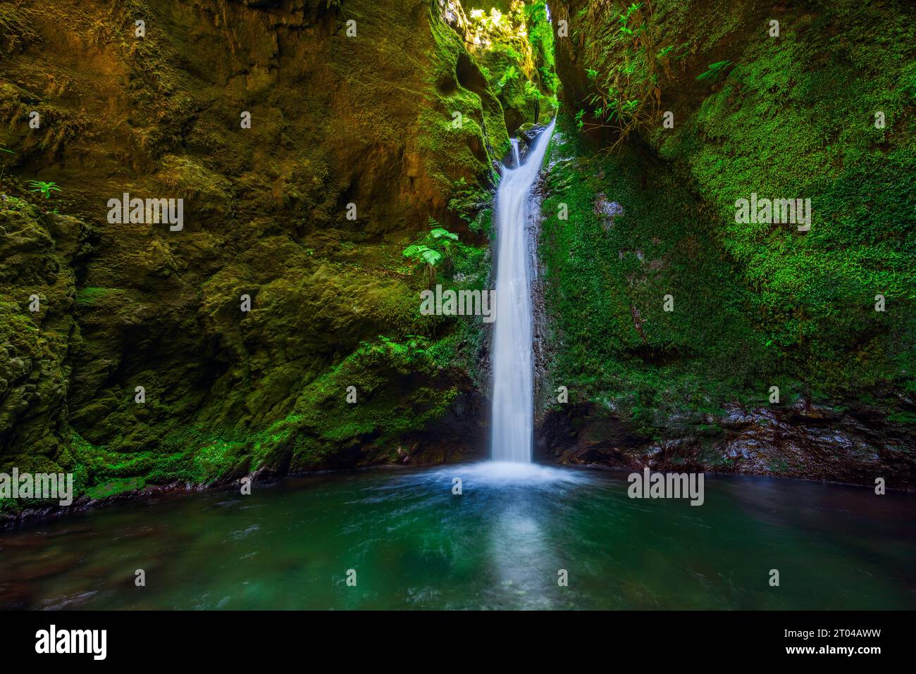 One person large waterfall hi-res stock photography and images - Alamy