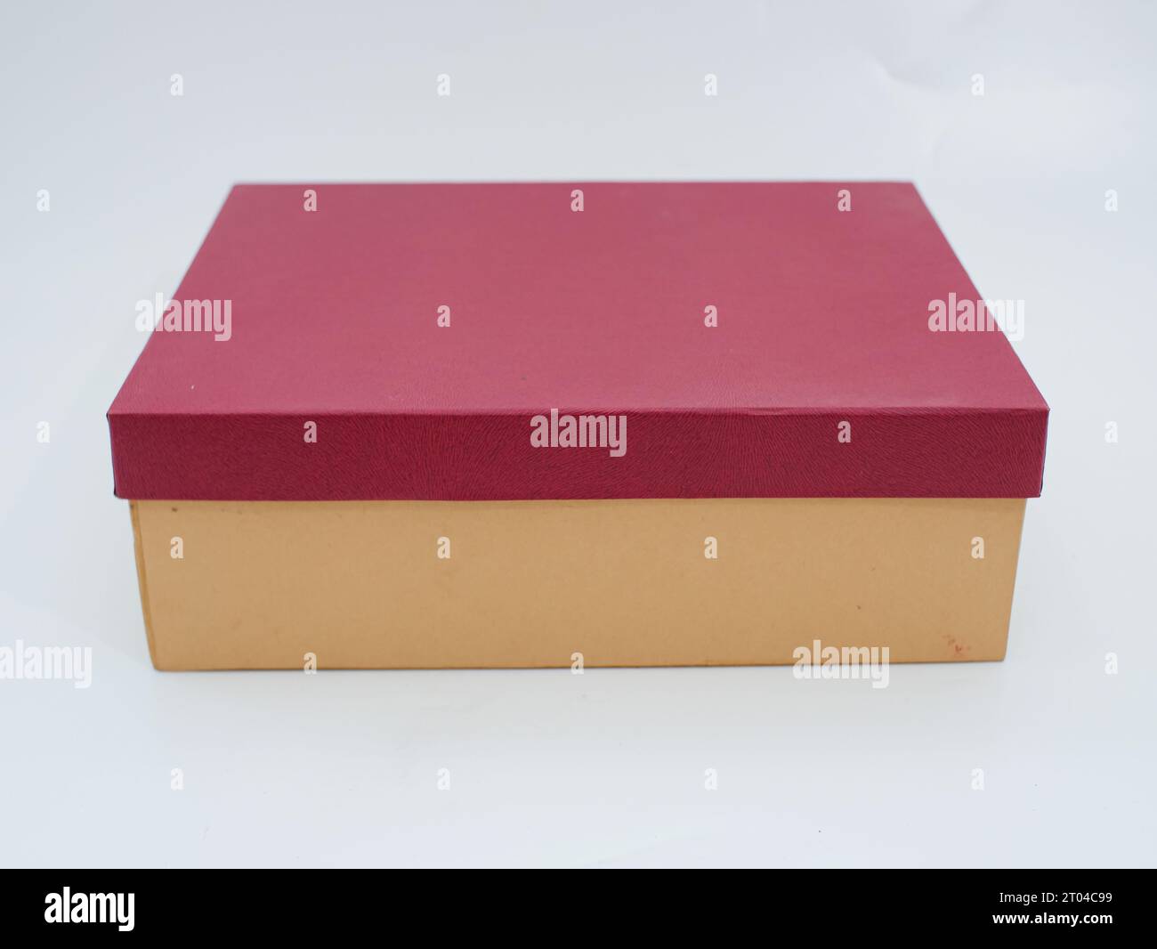 Simple closed cardboard box hi-res stock photography and images - Alamy