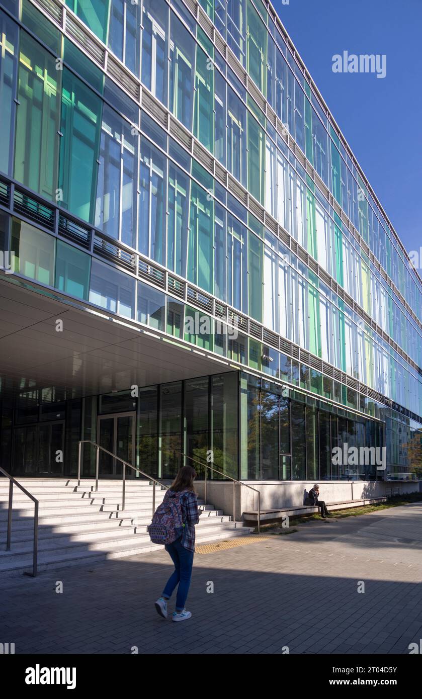 Modern university building hi-res stock photography and images - Alamy