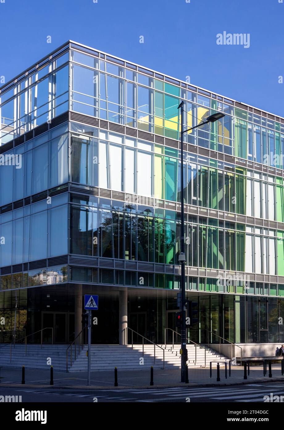 Modern university building hi-res stock photography and images - Alamy