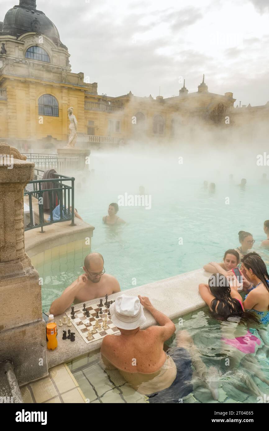 Ancient chess board hi-res stock photography and images - Alamy
