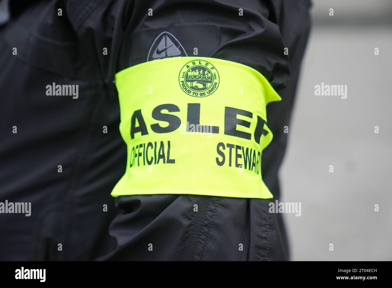 An Aslef union steward on a picket line outside Manchester Piccadilly ...