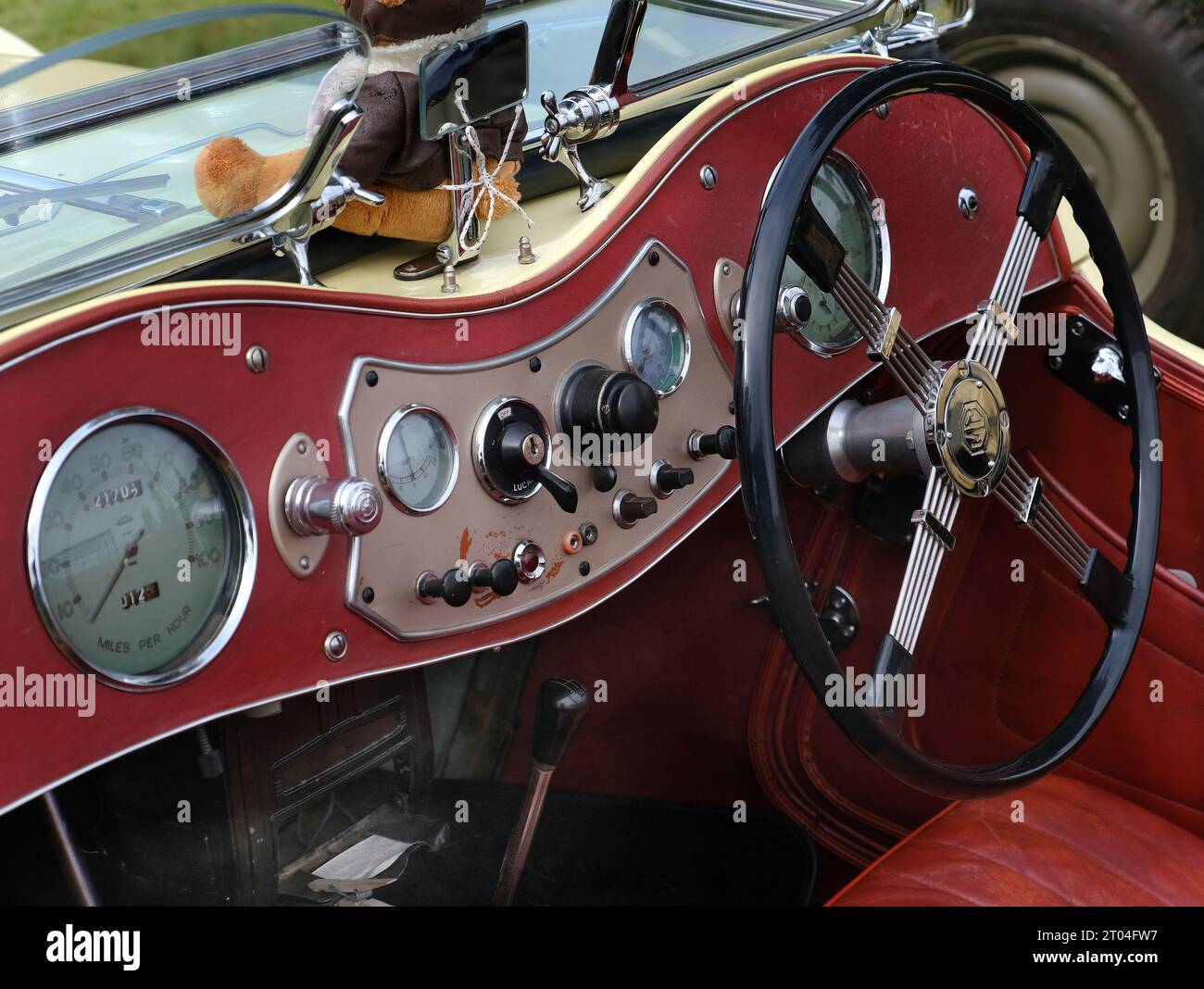 1940's MG two seater sports car. detail Stock Photo - Alamy