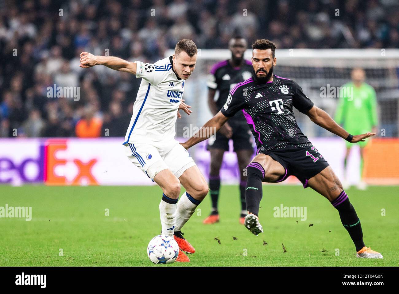 Copenhagen, Denmark. 03rd Oct, 2023. Viktor Claesson (7) of FC Copenhagen and Eric Maxim Choupo ...