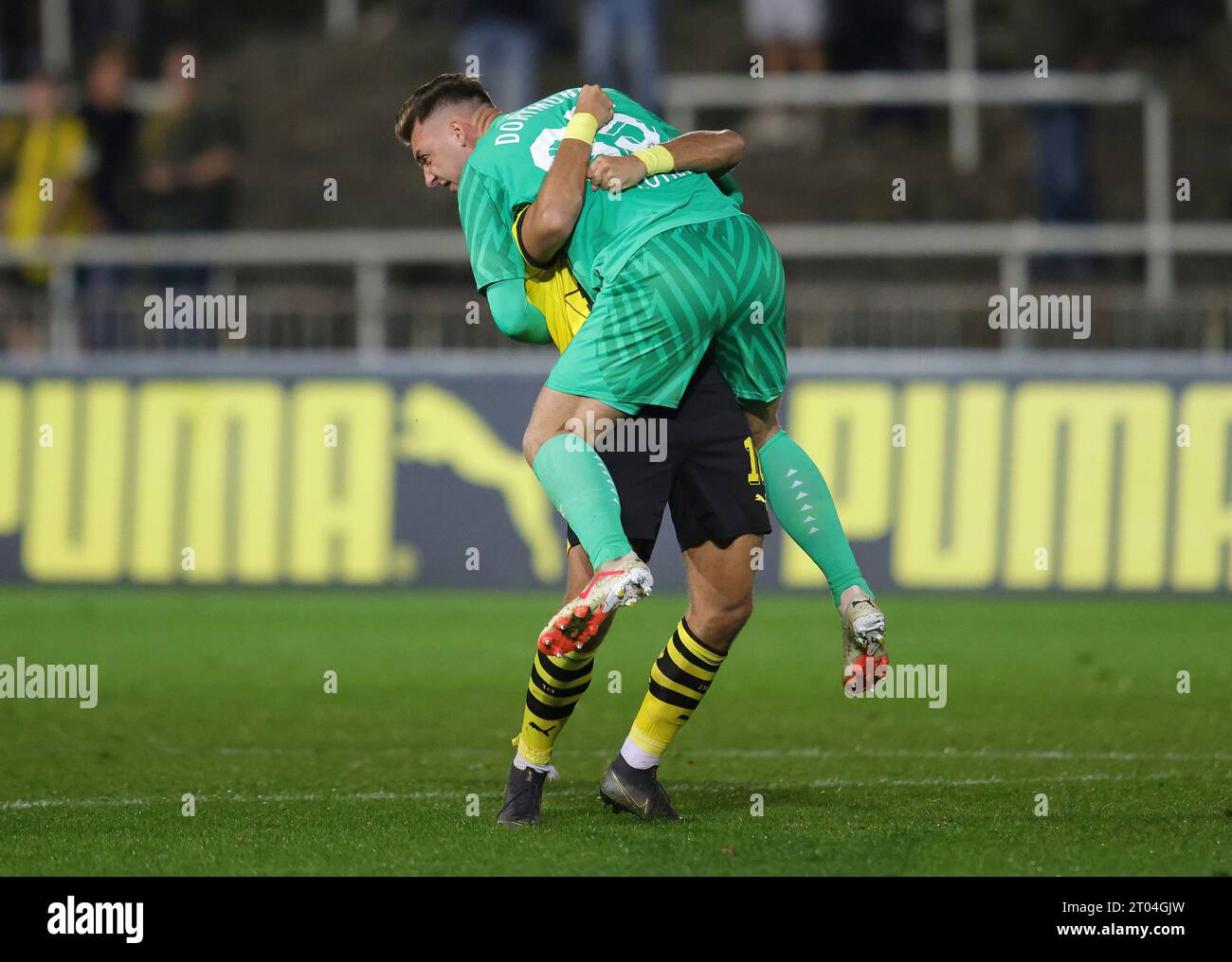 Marcel lotka borussia dortmund hi-res stock photography and images - Alamy