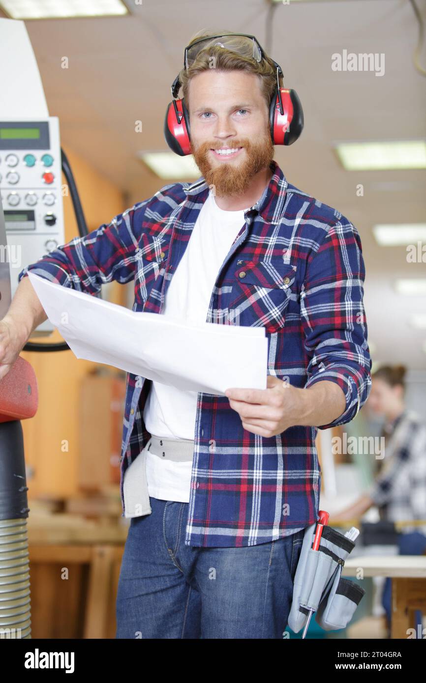 Man operating machines hi-res stock photography and images - Alamy